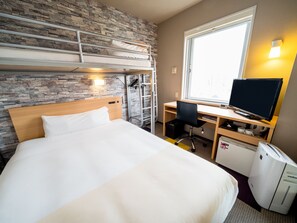 Quarto (with Bunk bed) | Escrivaninha, Wi-Fi de cortesia, roupa de cama