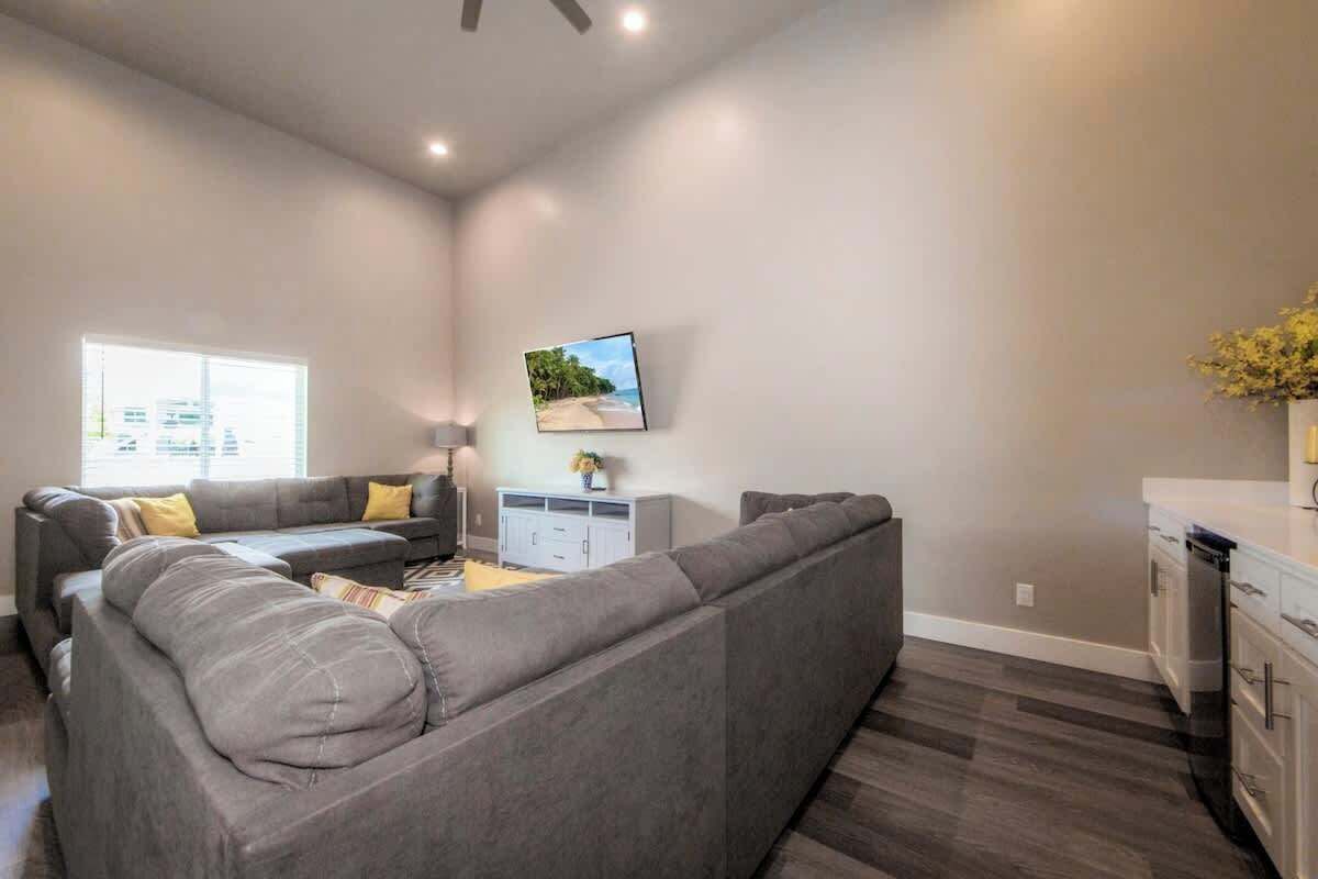 Admiraler Oasis. Ny Stadsbostad Vid En Privat Resort Vid Stranden. - Bear Lake