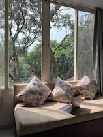 Super Deluxe AC | Vista para o jardim