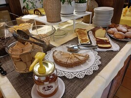 Pequeno-almoço tipo buffet diário incluído 