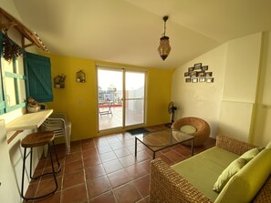 Quarto Quádruplo Familiar, 2 camas de casal, vista para o oceano | Terraço/pátio interior