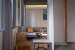 Apartamento Superior, vista para o pátio | Sala de estar | Smart TV, Netflix 