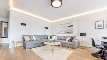 Apartamento (Polna 56A/8 Delux) | Sala | TV de ecrã plano