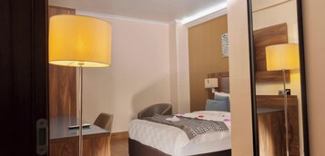 Apartamento luxo, 2 quartos, cozinha americana | Roupas de cama antialérgicas, camas Tempur-Pedic, frigobar