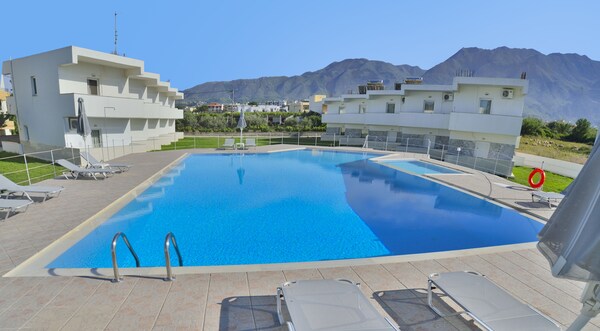 Reina Apartments - Creta
