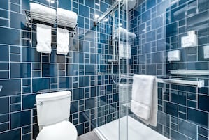 Quarto Superior | Duche na casa de banho