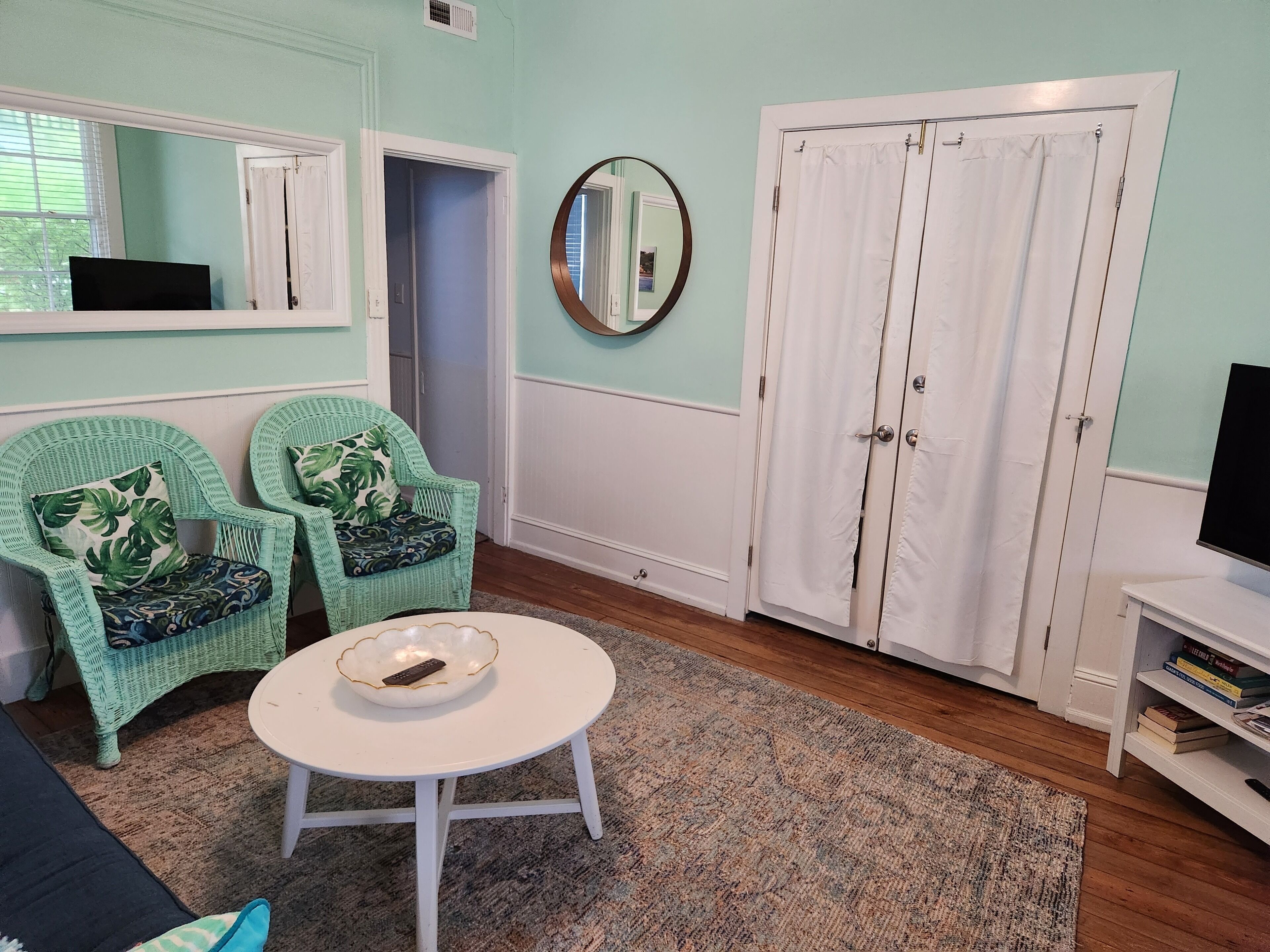 The Heart Of Cape May On Historic Windsor Ave, 2 Blocks To Beach & Shopping! - Cape May, NJ