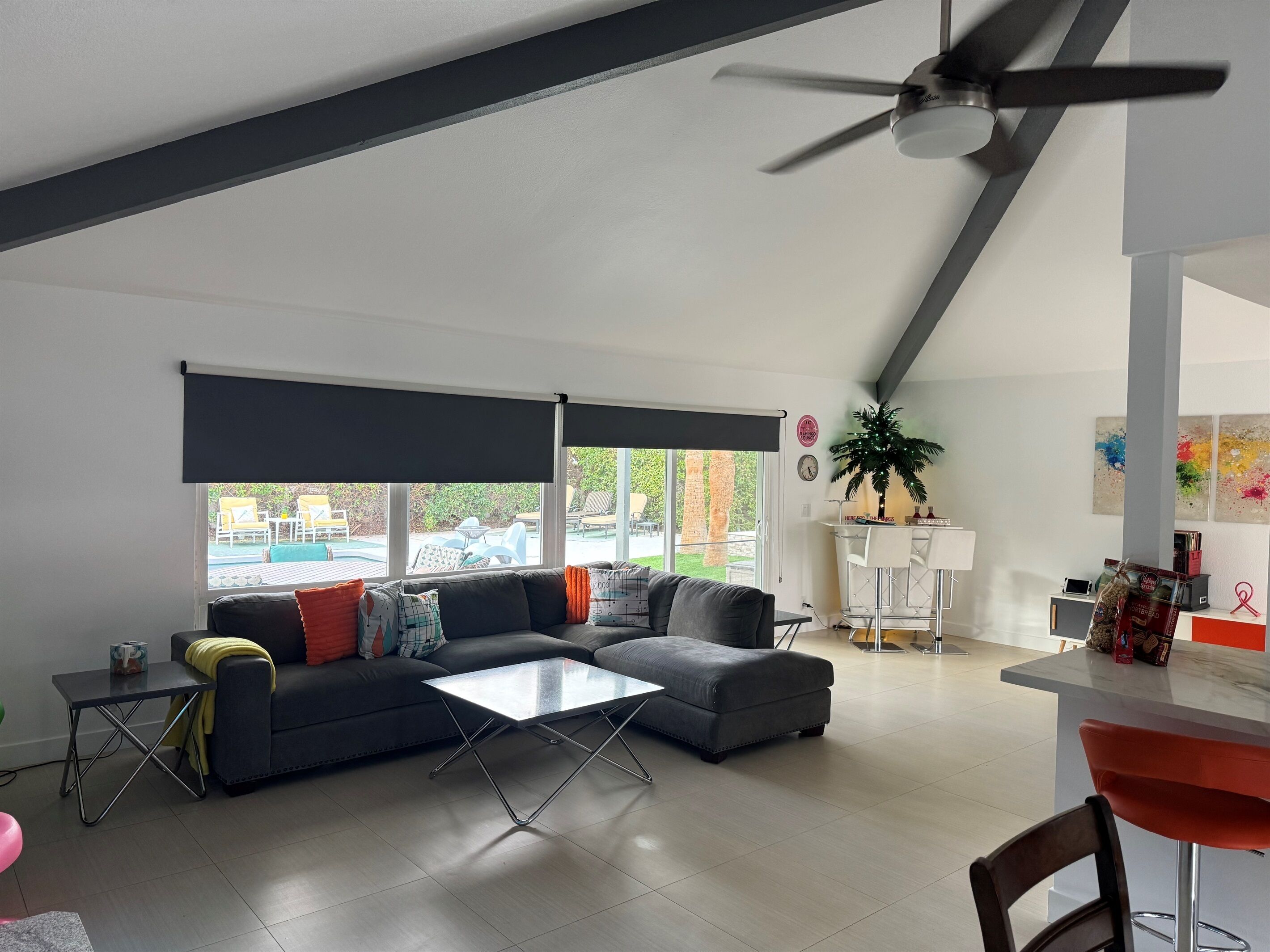 Large Pool & 12-person Built-in Jacuzzi - Walk/bike Ride To Downtown Pam Springs - Palm Springs, CA