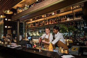 3 bares/lounges, este bar com adega tradicional, este bar de cocktails 