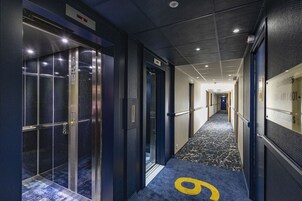 Com mobília individualizada, quartos insonorizados 