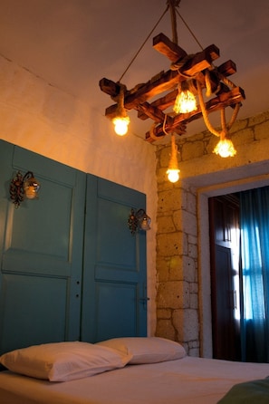 1 quarto, individualmente decorados, individualmente mobiliados