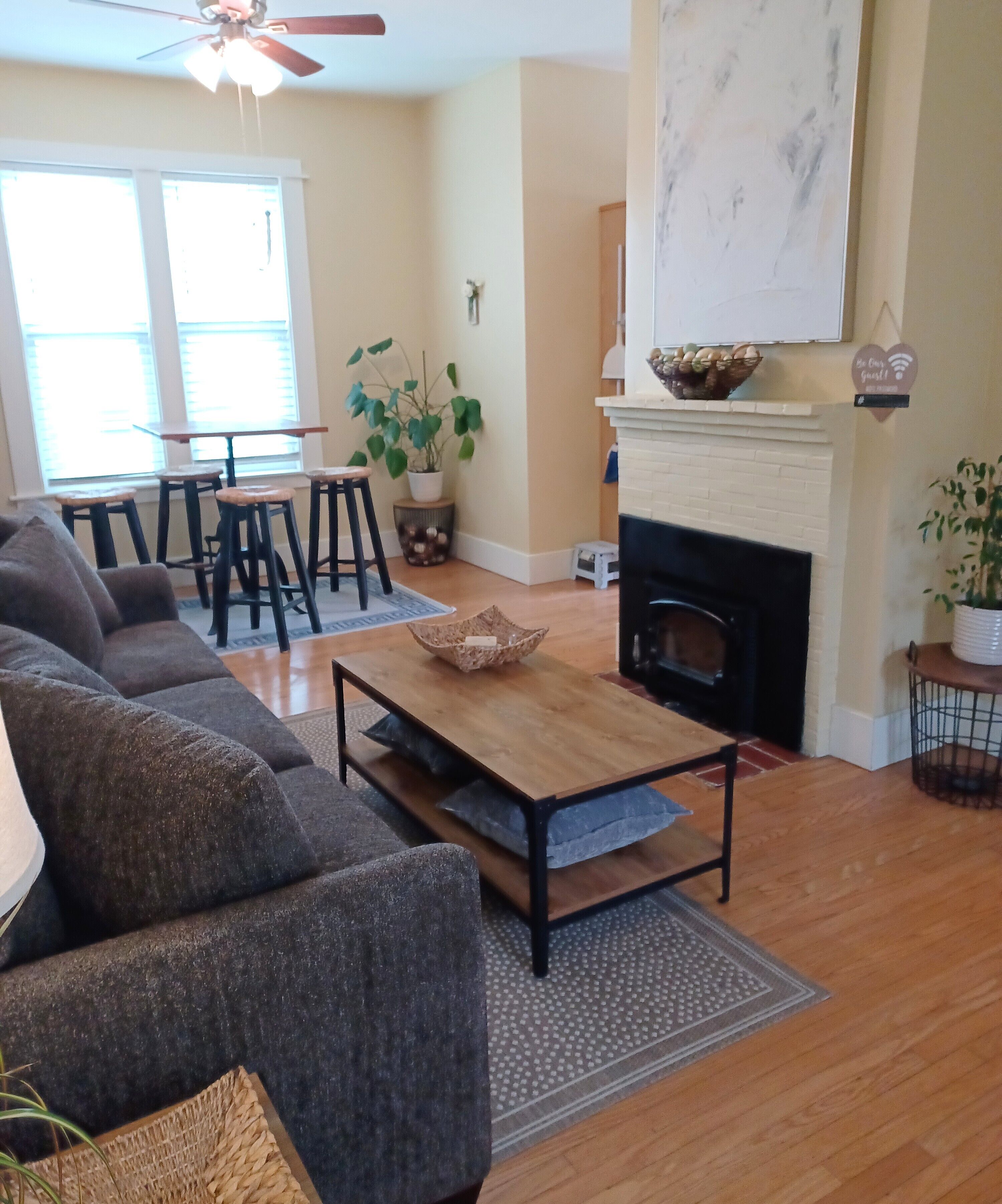 Uptown Cozy Victorian - San Luis Obispo, CA