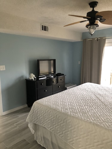 Maravilla 3105-2br/2ba Ground Floor, Gulf View Condo; Free Beach Service; - Miramar Beach, FL