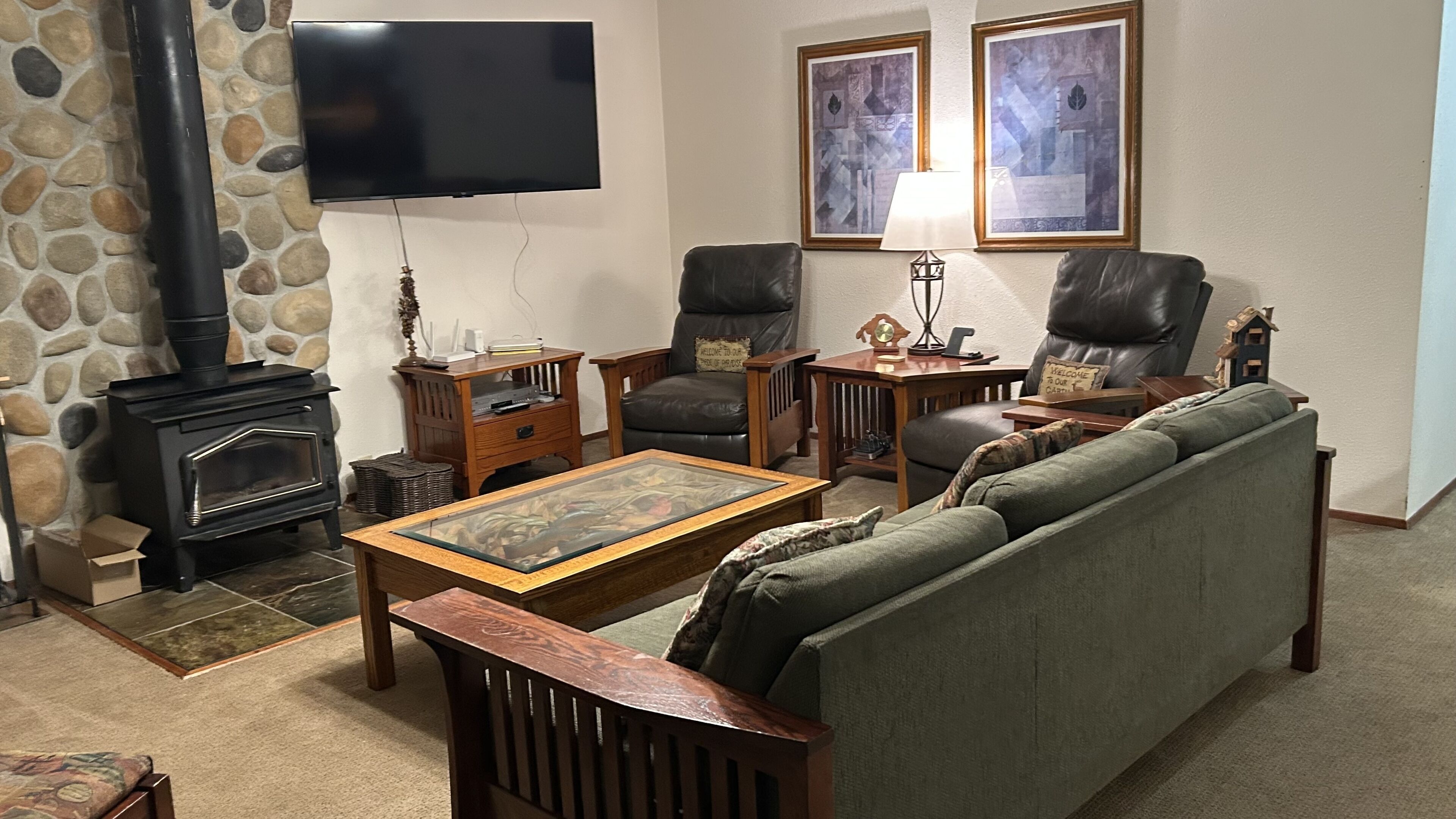 Waterfront Cabin With Hot Tub, Wifi, Deck, & Wildlife Views - Dog-friendly - Orcas Island, WA