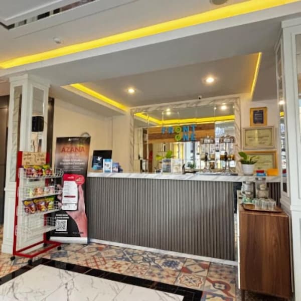 Front One Budget Hotel Slamet Riyadi Solo - Surakarta