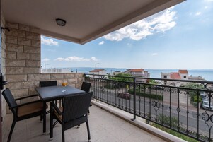 Apartamento, 2 quartos, vista para o mar | Vista da sacada