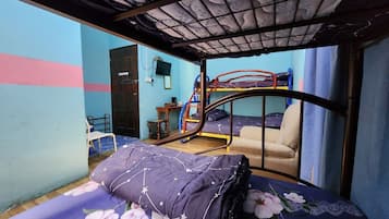 Quarto Familiar (No. 3 Ahn Nyong Ha Se Yo) | Secretária, secretária adequada para computadores portáteis
