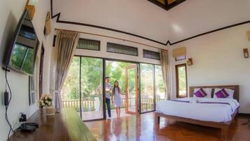 Private Poolvilla | Cortinas blackout, Wi-Fi de cortesia, roupa de cama