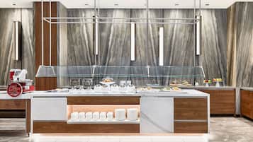 Café da manhã com buffet todos os dias mediante uma taxa