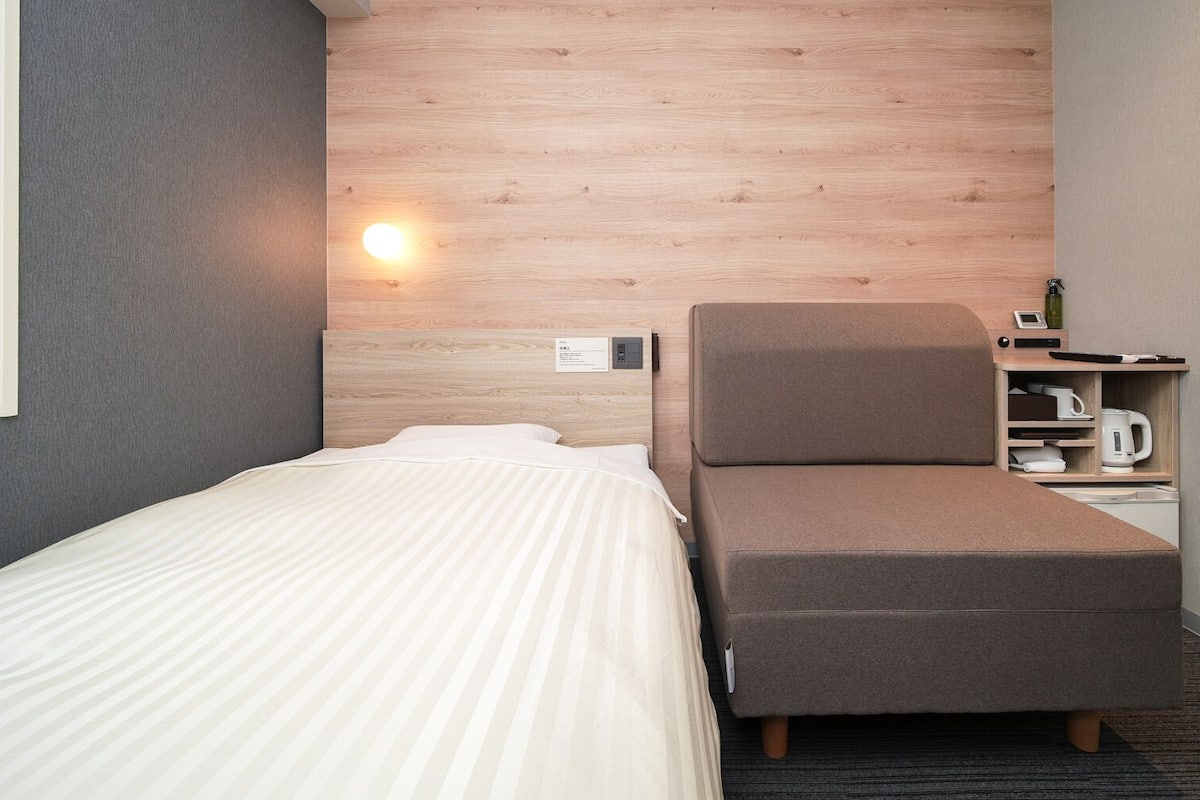 Secretária, Wi-fi grátis, roupa de cama fornecida