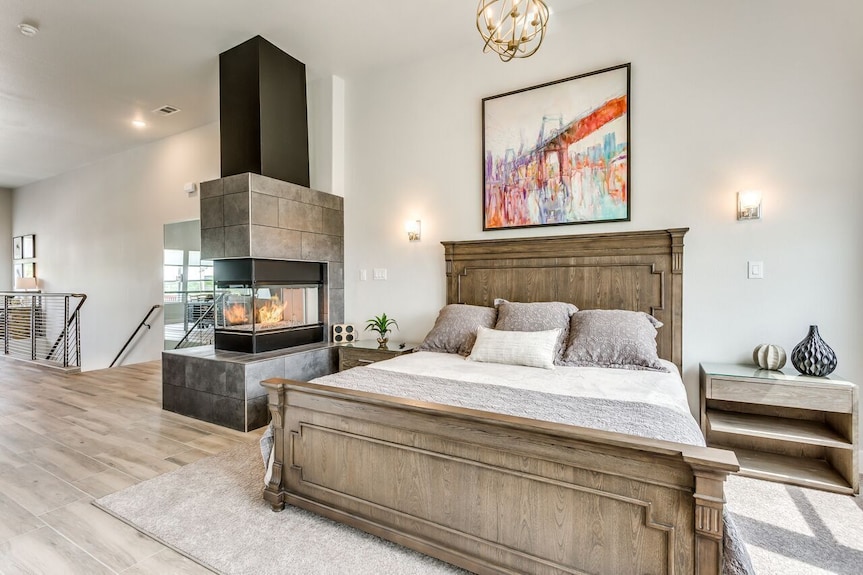 Gorgeous & Spacious Luxury Downtown Fort Worth Townhome, Close To Everything! - Stop 6 - Fort Worth