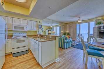 Waterfront Escapes: Vacation Rentals with Stunning Water Views | Vrbo