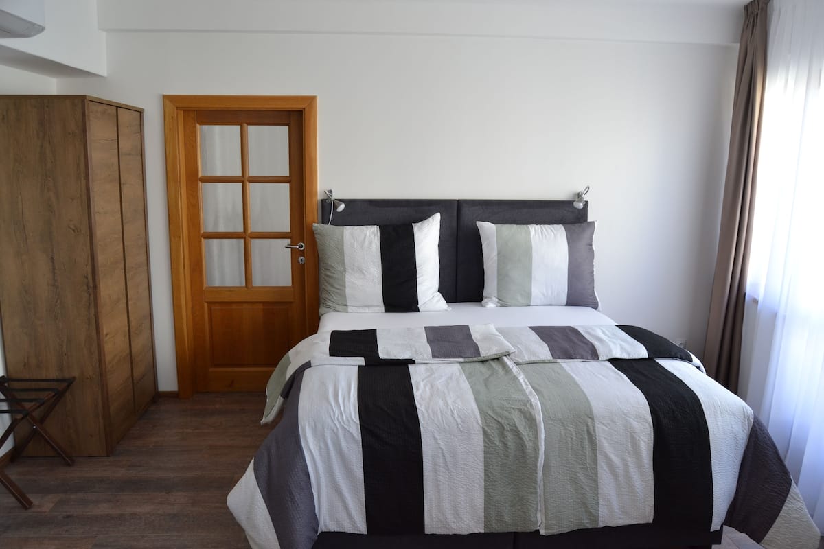 Suíte sênior (4) | 1 quarto, camas Select Comfort, cofres nos quartos, cortinas blackout