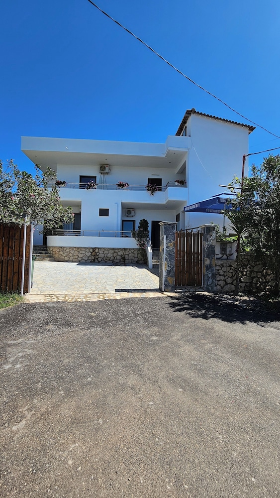 Vila Malo - Ksamil