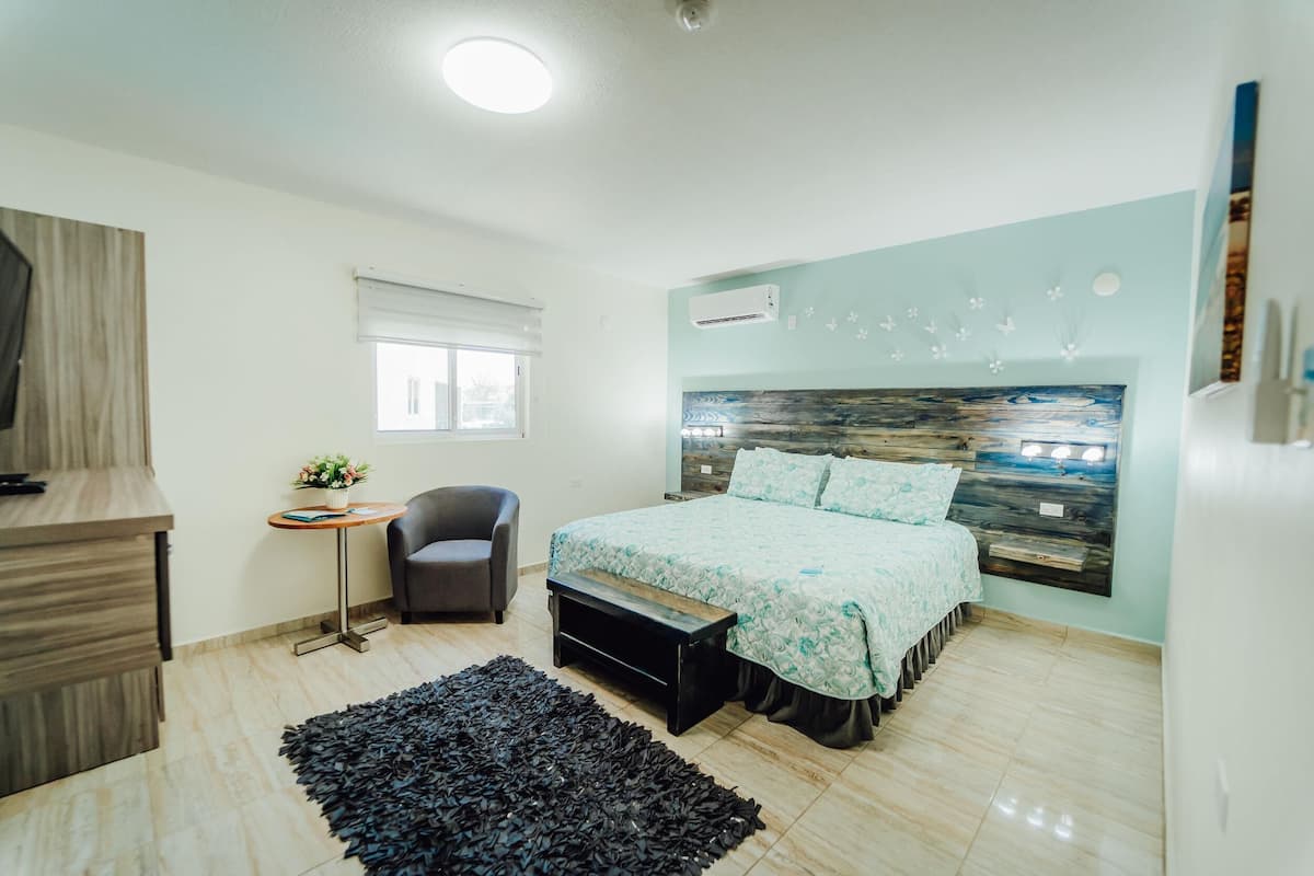 1 quarto, edredons de pluma, cofres nos quartos, cortinas blackout