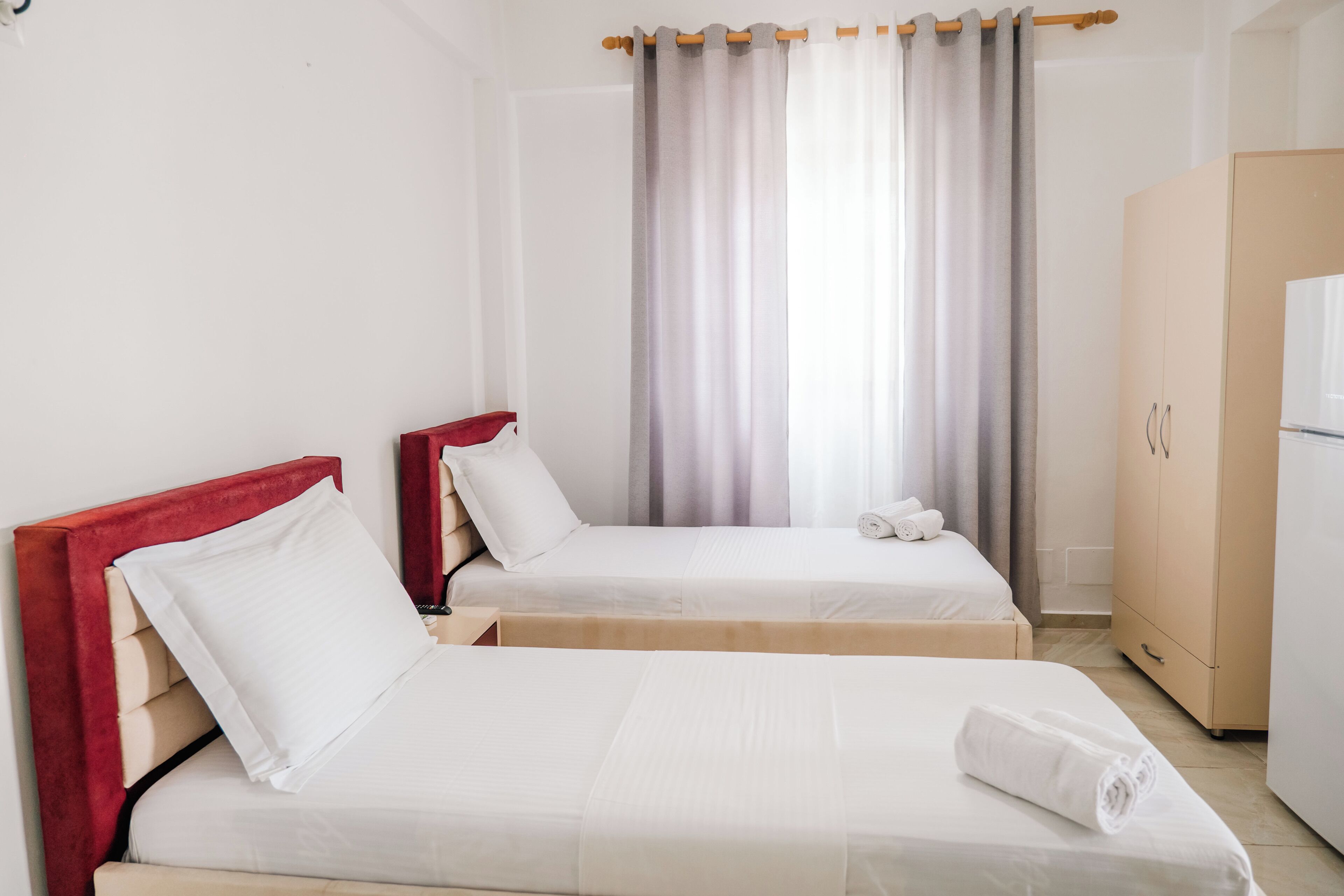 Apartamento, 1 quarto, vista para a piscina | Escrivaninha, ferros/tábuas de passar roupa, Wi-Fi de cortesia