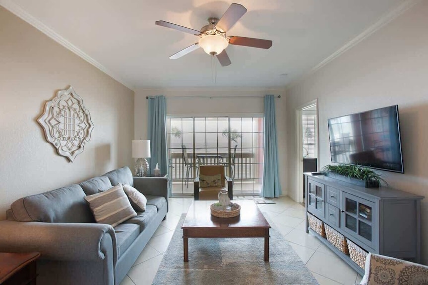 Dawn 1024 Summary:<br>en - Moody Gardens, Galveston