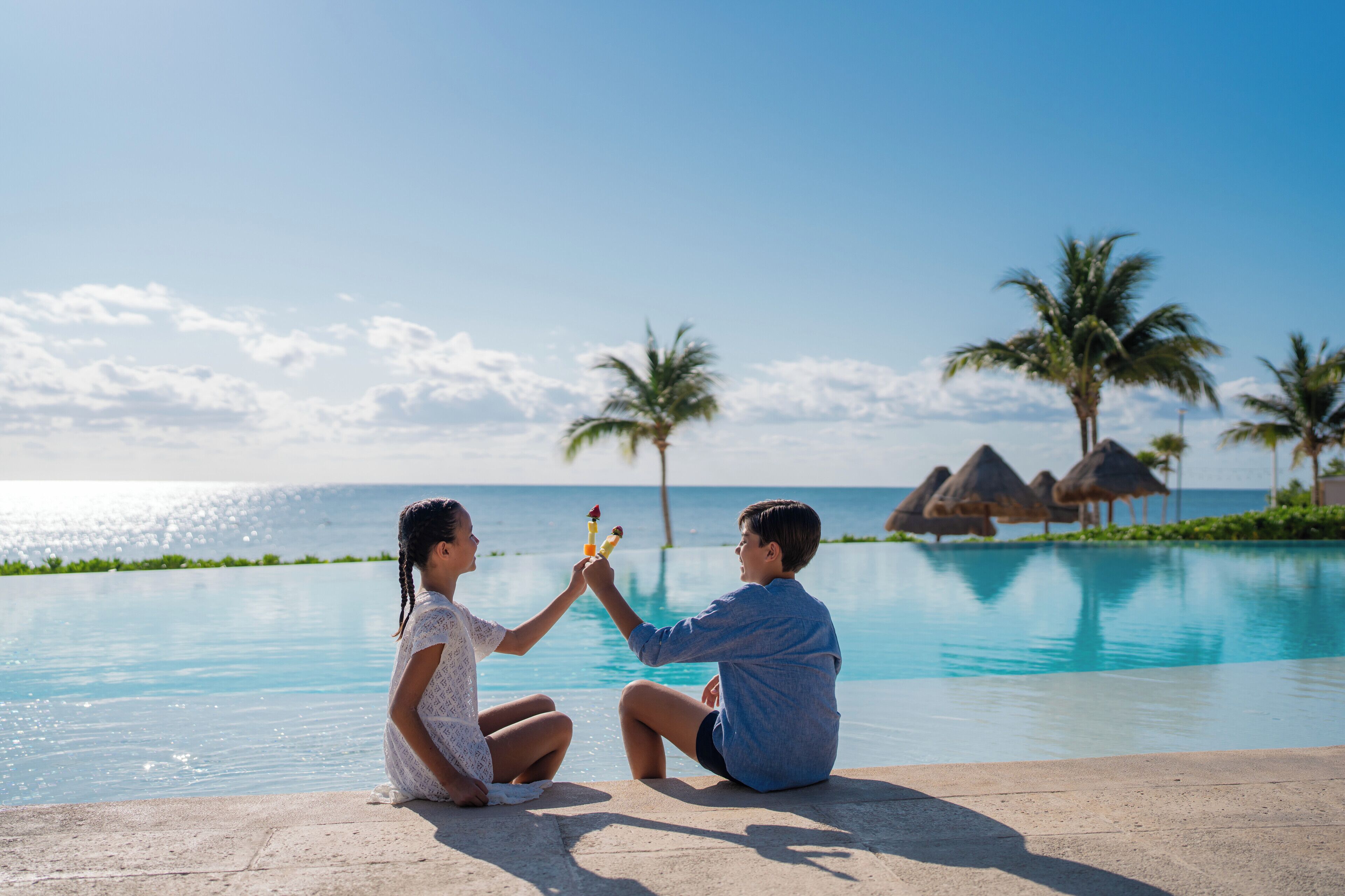 4 piscinas exteriores, da(s) 8:00 à(s) 21:00, toldos (sobretaxa) 