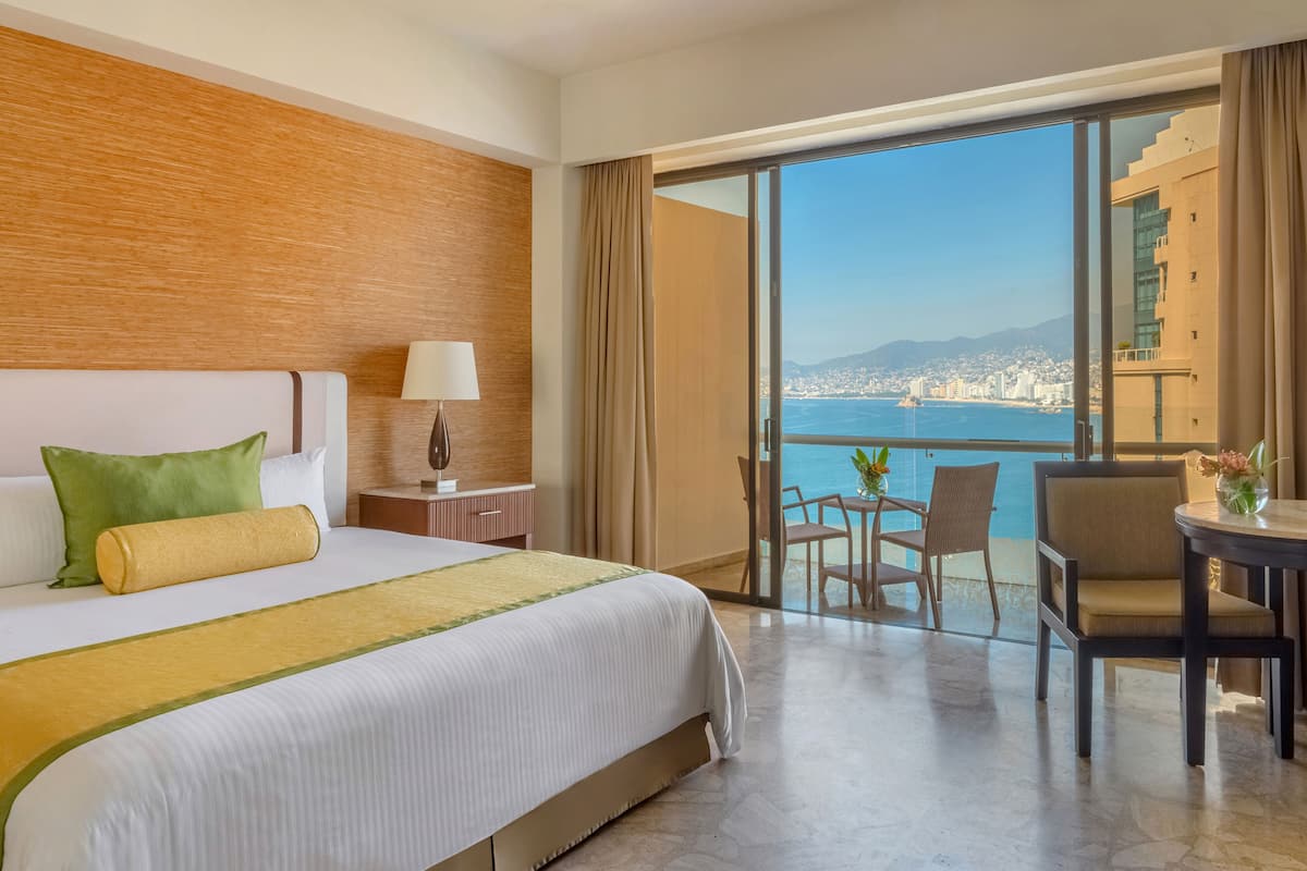 Quarto Deluxe, 1 cama king-size, vista parcial para o oceano (Preferred Club) | Minibar, cofre com capacidade para portátil