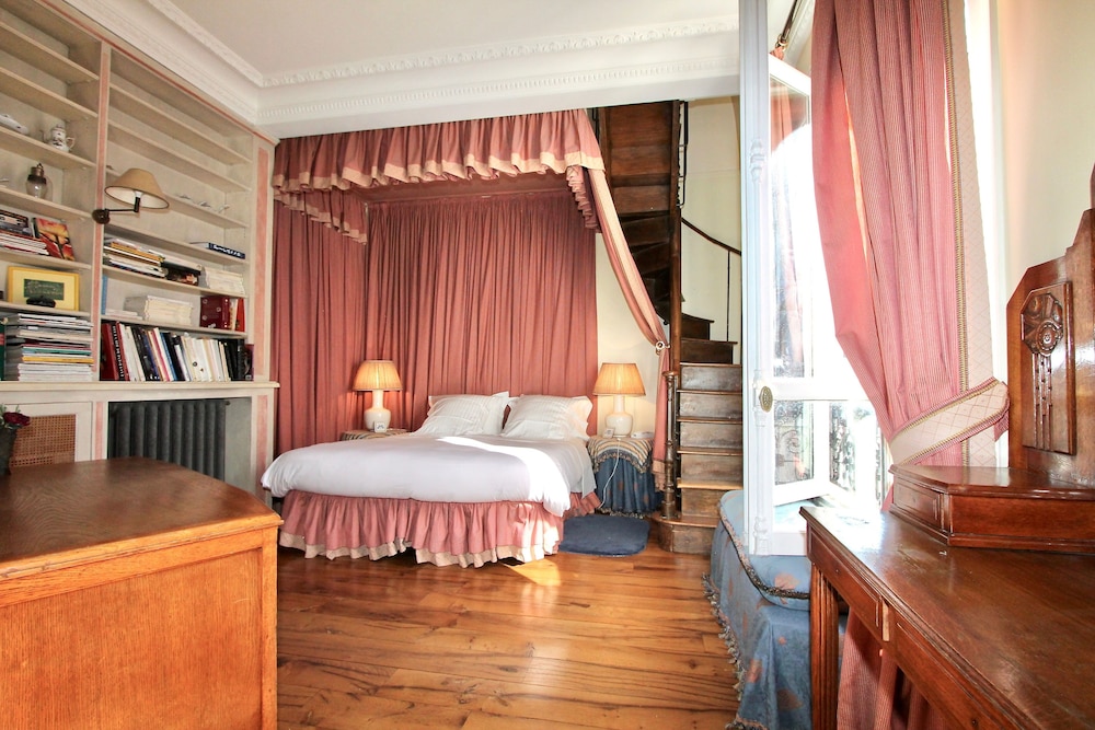 Saint Germain Des Prés - Roof Tops - Eiffel Tower - Louvre - Notre Dame Views - 파리