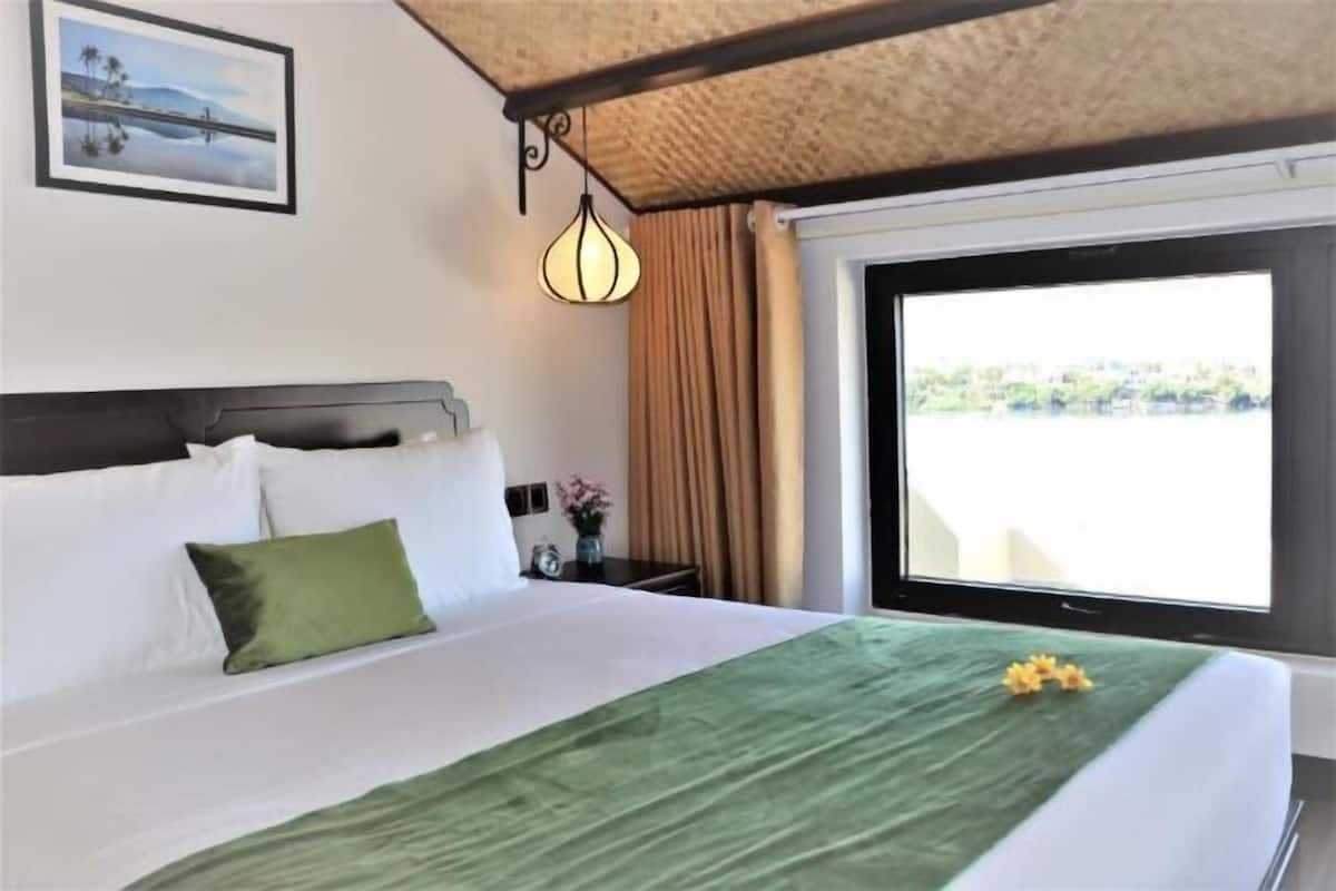 1 quarto, roupa de alta qualidade, camas de colchão pillowtop, minibar