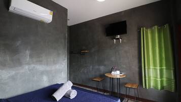 Casa clássico | Roupas de cama antialérgicas, cortinas blackout, Wi-Fi de cortesia