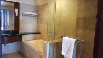 Apartamento superior, 1 quarto | Chuveiro