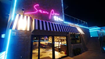 Bar à beira da piscina