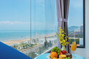 Suite, vista para o mar | Roupa de alta qualidade, camas de colchão Select Comfort, minibar 