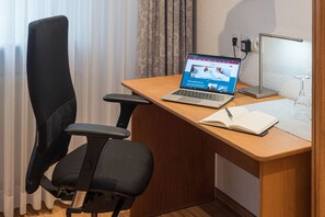 Quarto Duplo Comfort | Sala de estar | TV de ecrã plano
