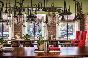 Almoços e jantares servidos 