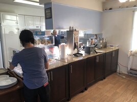 Almoços e jantares servidos, incluindo cozinha havaiana 