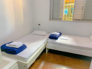 Quarto Twin, 2 camas individuais, casa de banho privativa, vista para o jardim (Ar - Condicionado) | Wi-fi grátis, roupa de cama fornecida 