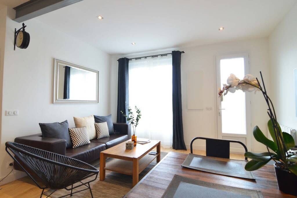 Luis Mariano: Triplex Apartment - Biarritz