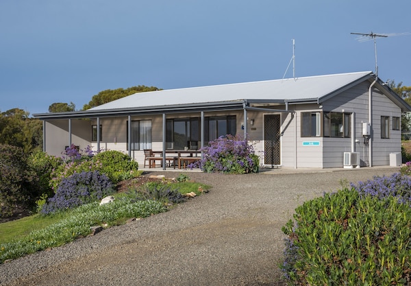 Emu Bay Holiday Homes - Kangaroo Island