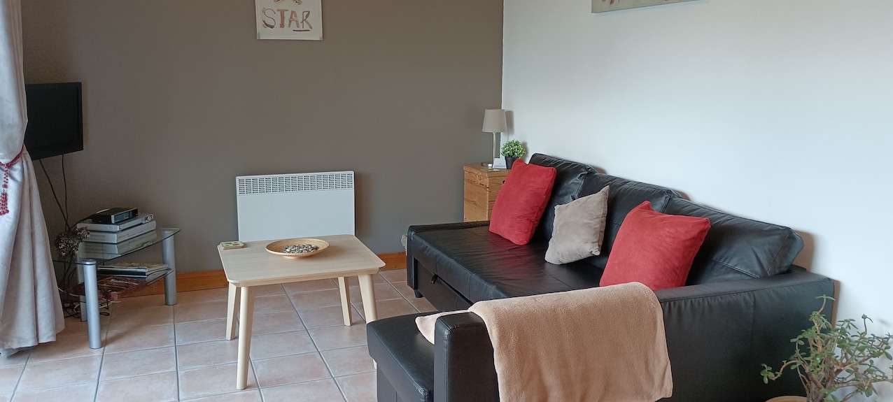 Gîtes In Peaceful Setting, Heated Pool, River, Near Pont Aven Concarneau Beaches - Finistere