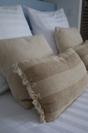 Quarto casal (Les Launes 4) | 1 quarto, roupas de cama premium, camas com colchões pillow-top
