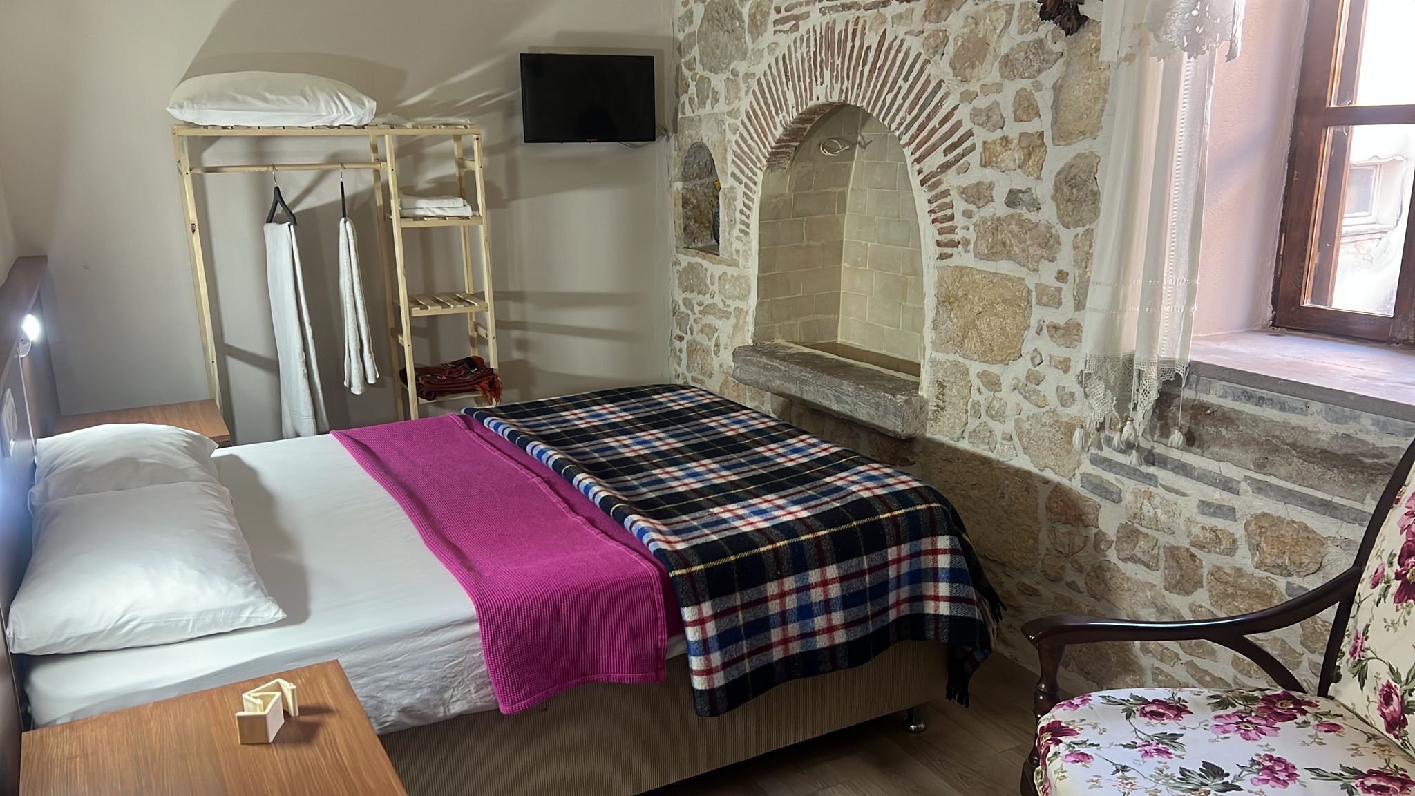 1 quarto, Wi-Fi de cortesia, roupa de cama