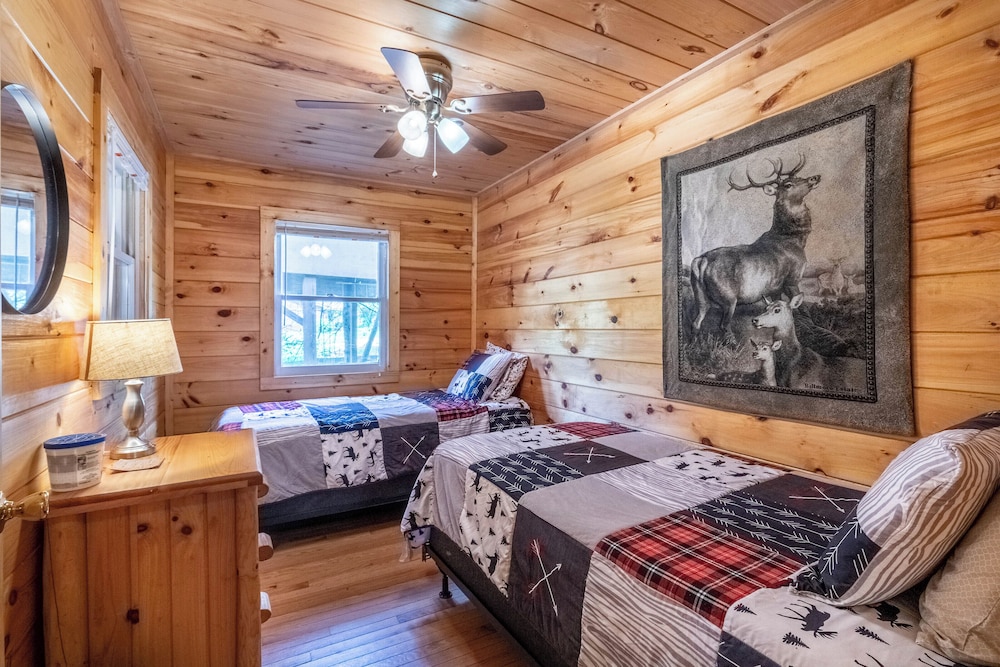 Customer Appreciation Year!! Get A Free Night!! - Bryson City, NC