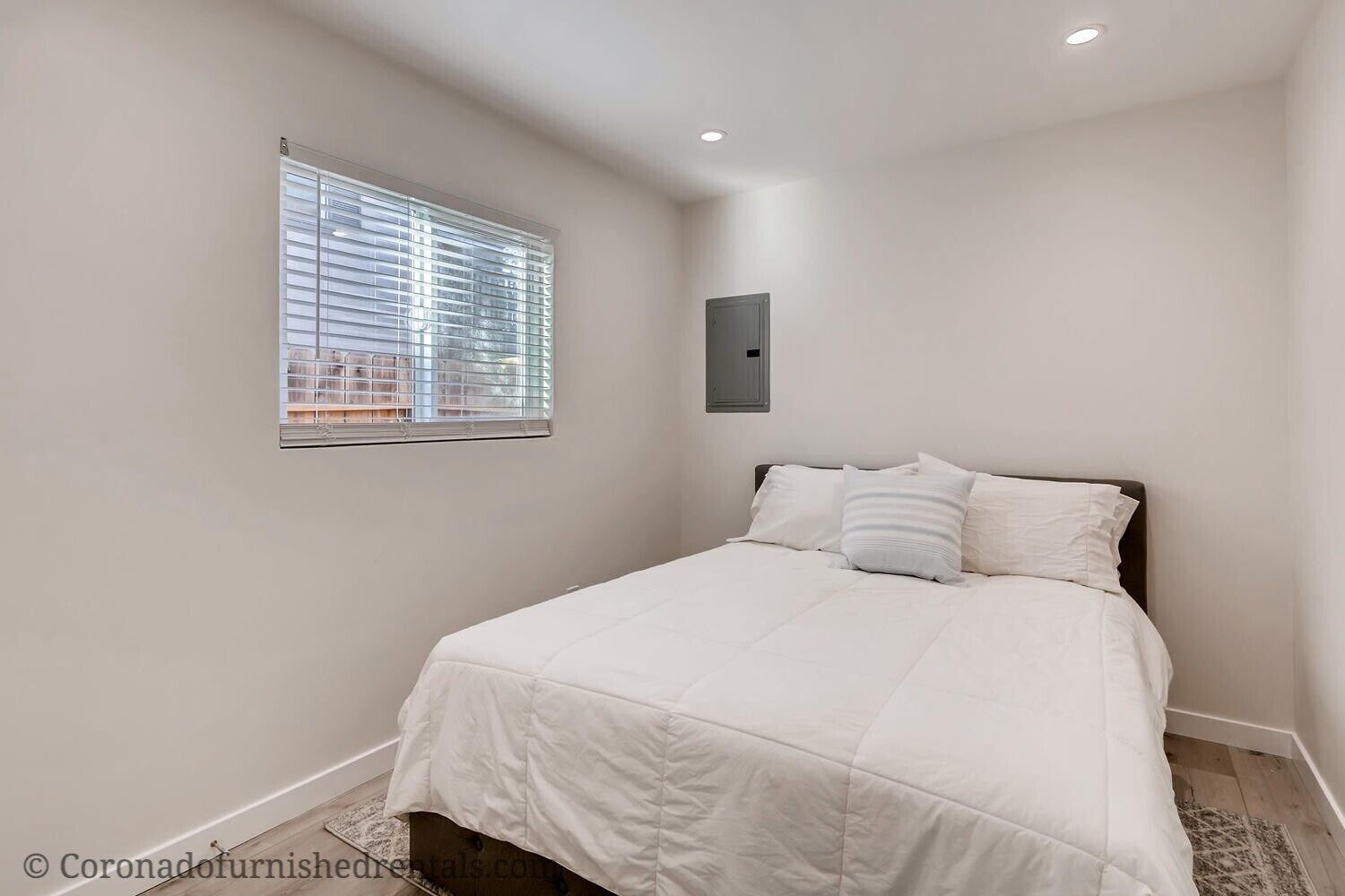 New! Charming Costal Island Getaway, Sleeps 4, Dog Friendly! - Coronado, CA